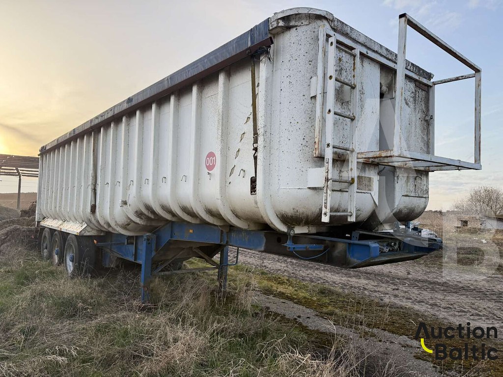 Prodaje se Fruehauf poluprikolicu kipera na aukciji