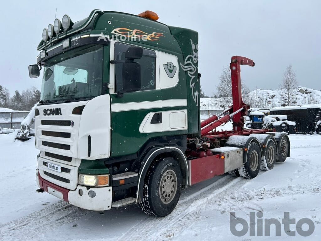 Prodaje se Scania R500LB8 rol kiper sa kukom na aukciji