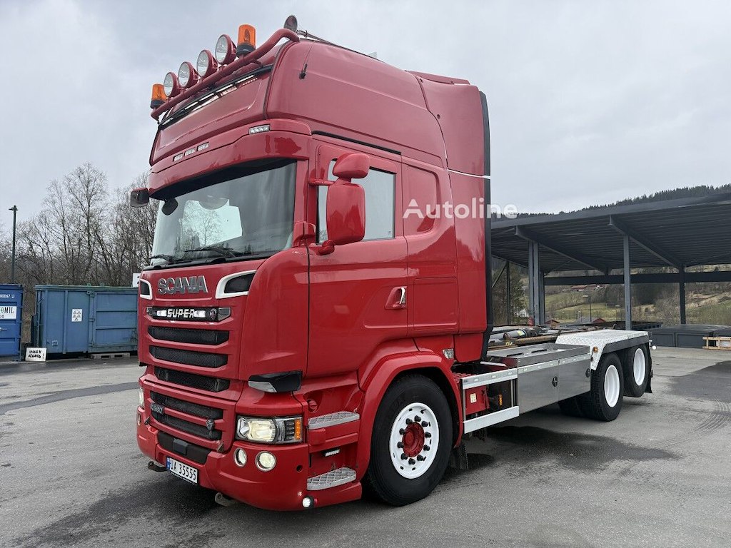 Prodaje se Scania R-serie rol kiper sa kukom na aukciji