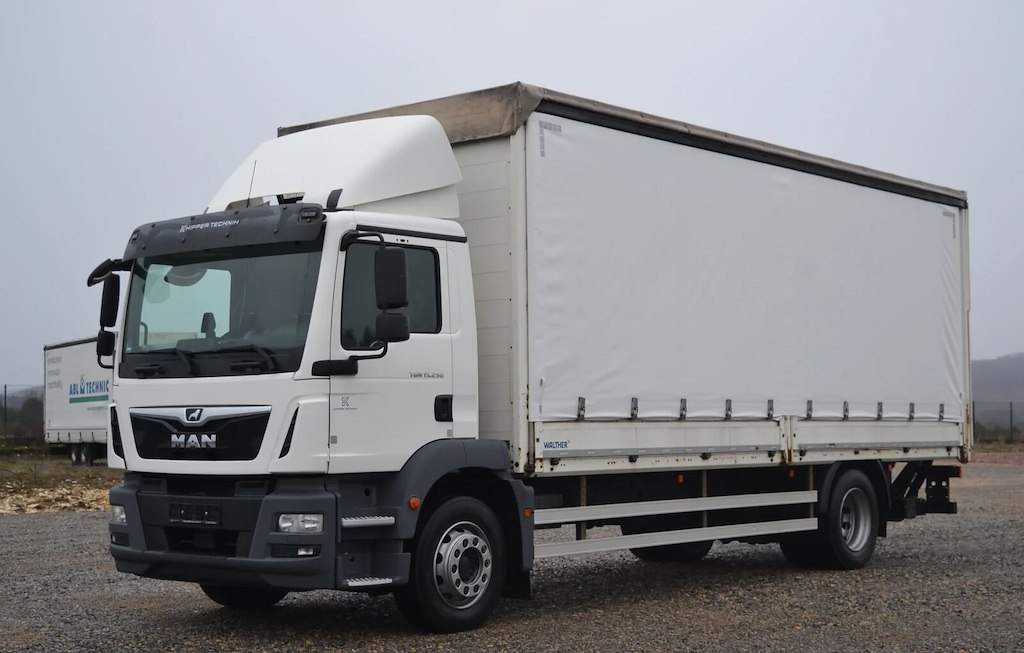 MAN TGM 15.250 curtain-sided truck+tail lift kamion sa klizna zavesa cerada