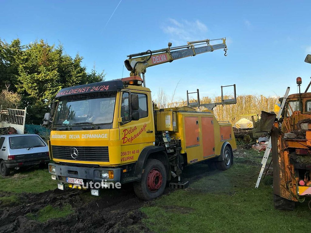 Prodaje se Mercedes-Benz šlep auto na aukciji