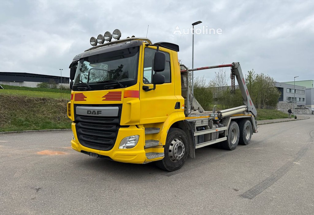 DAF 685 CF 460 kamion autopodizač kontejnera