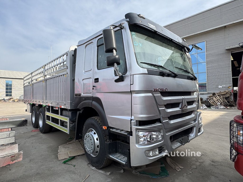 Novi Sinotruk Howo 6X4 Livestock trucks kamion za prevoz stoke