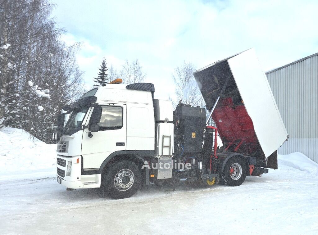 Prodaje se Volvo FM-300 vozilo za čišćenje ulica na aukciji