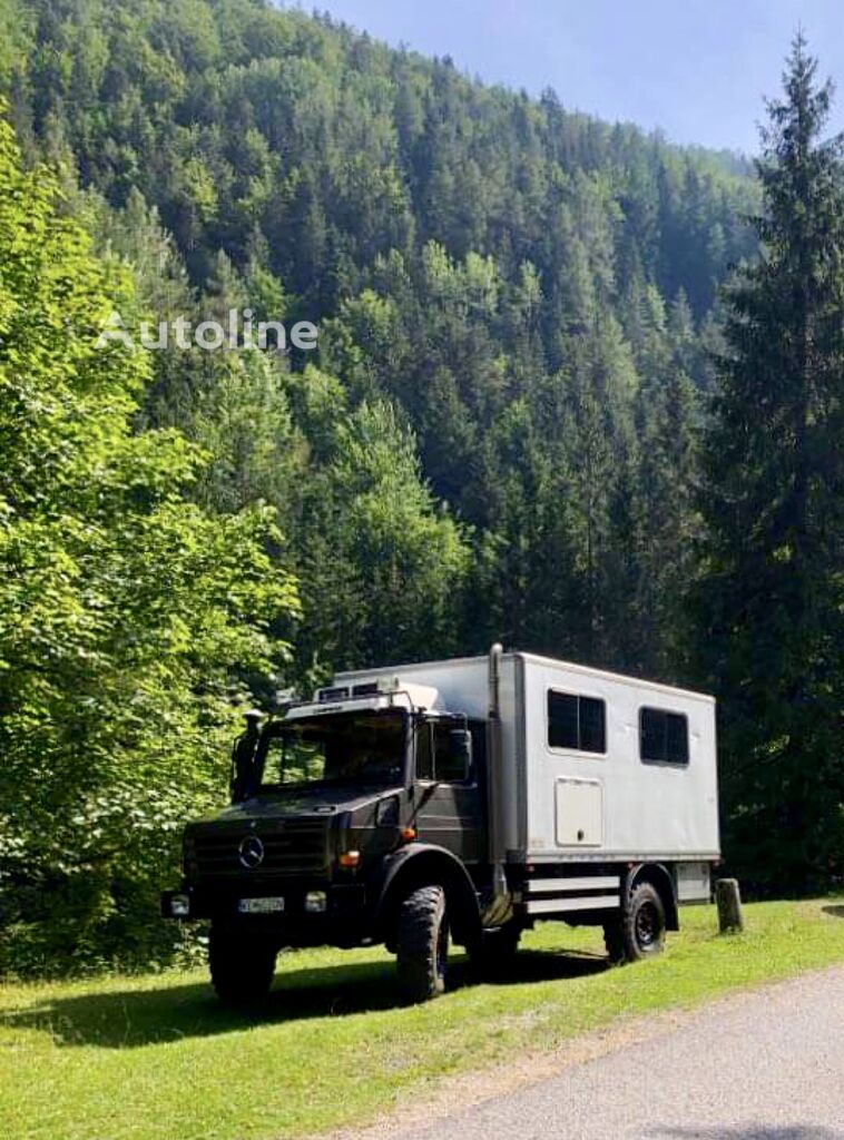 Mercedes-Benz UNIMOG poluintegrisani kamper