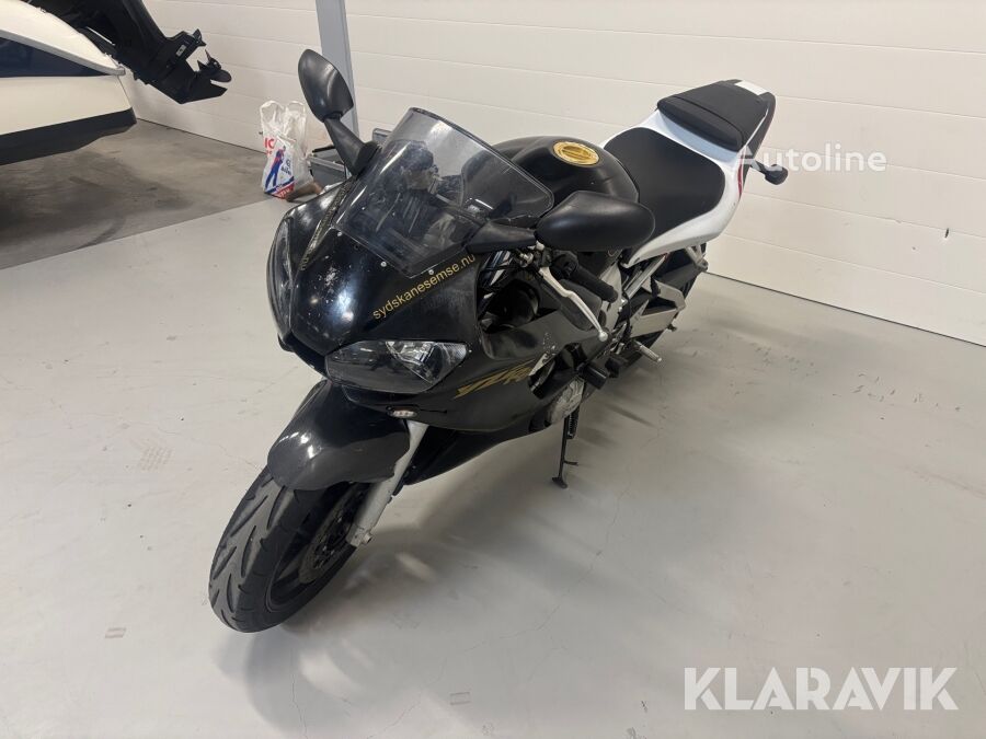 Prodaje se Yamaha YZF-R6 motocikl na aukciji