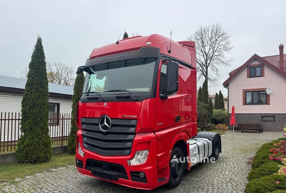 Mercedes-Benz 1845 tegljač