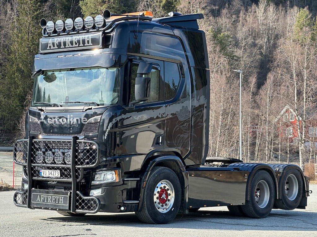 Prodaje se Scania R590 6x2 TREKKVOGN – BRØYTERIGGET | 590 HK | NYLIG EU-GODKJENT tegljač na aukciji