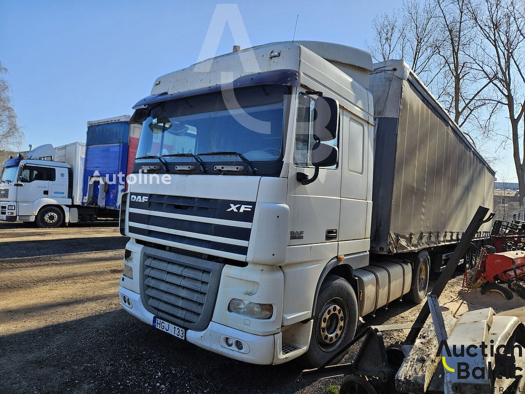 Prodaje se DAF FT XF105 tegljač na aukciji