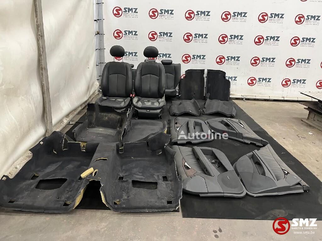 Mercedes-Benz Occ set interieur met zetels W211SW Mercedes sedište za kamiona