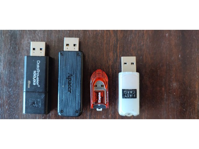 4 USB fleš memorije + HDD 160gb + čitač ličnih dokumena
