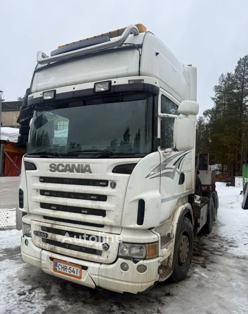 Scania R580 tegljač + poluprikolica sa niskom platformom