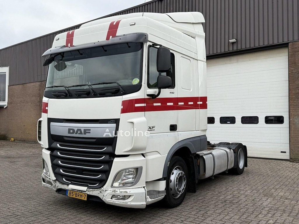 DAF XF 440 / Lowdeck / New smarttacho Gen2V2 / Parking airco / Euro6 tegljač