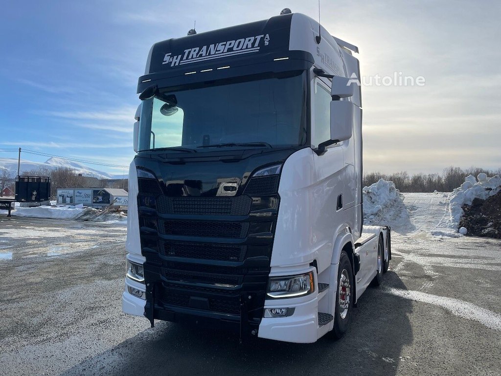 Prodaje se Scania S-serie tegljač na aukciji