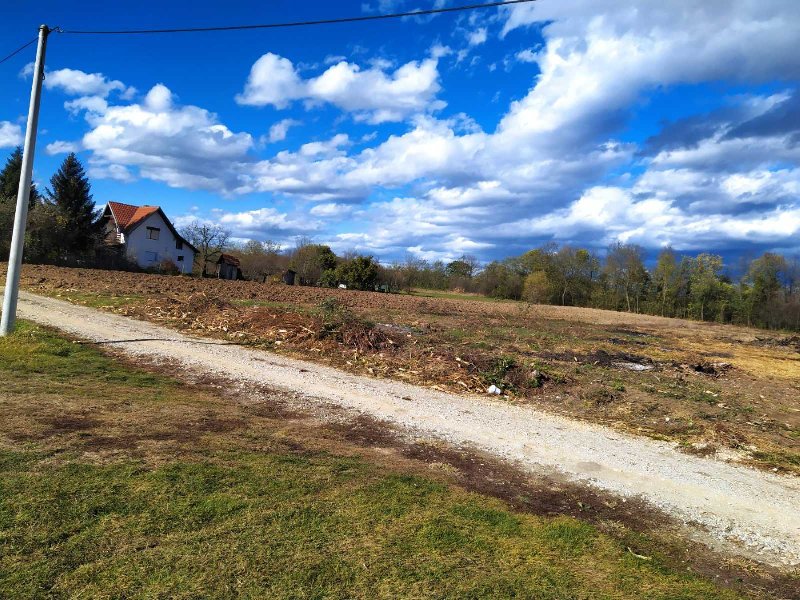 Plac na prodaju Cacak-Mojsinje