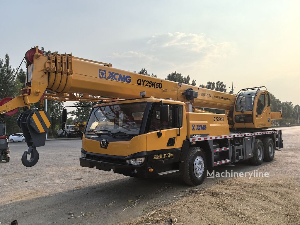 XCMG QY25K5D 25t truck crane autodizalica