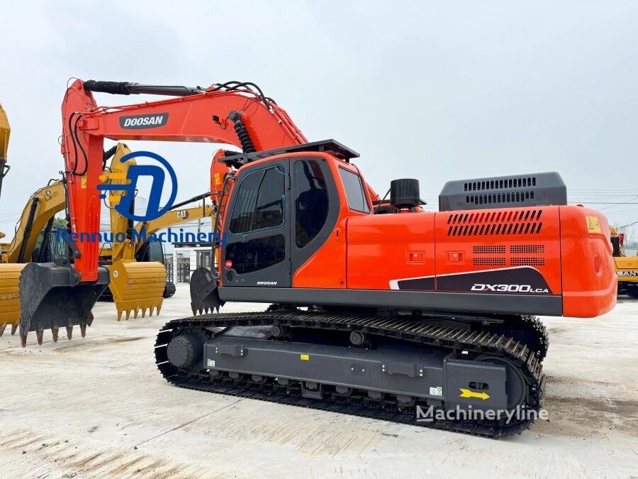 Doosan DX300 bager guseničar