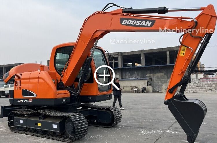 Doosan DX75 bager guseničar