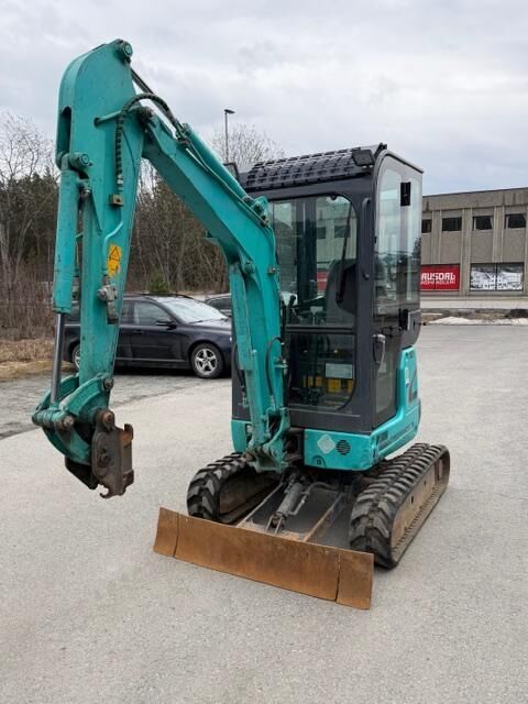 Prodaje se Kobelco SK17SR-3 mini bager na aukciji