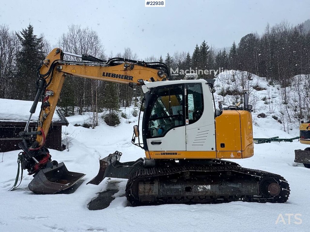 Liebherr R914 Compact Beltegraver m/ VA-bom, 2 skuffer, tilt og GPS bager guseničar
