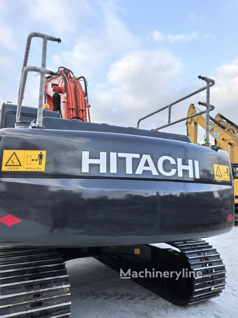 Hitachi ZX210 bager guseničar