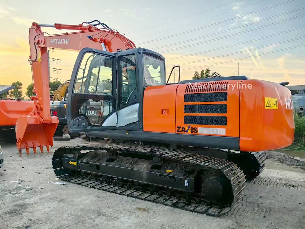 Hitachi ZX220-5G bager guseničar