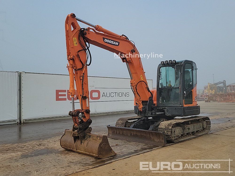 Prodaje se Doosan DX80R mini bager na aukciji