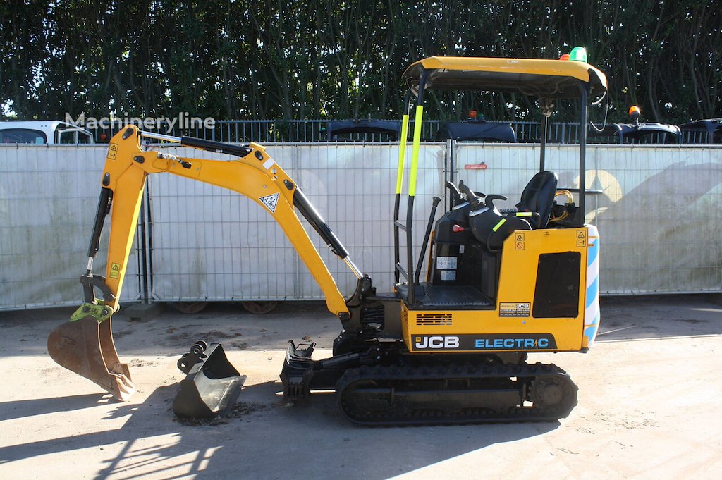 Prodaje se JCB 19C-1 E mini bager na aukciji
