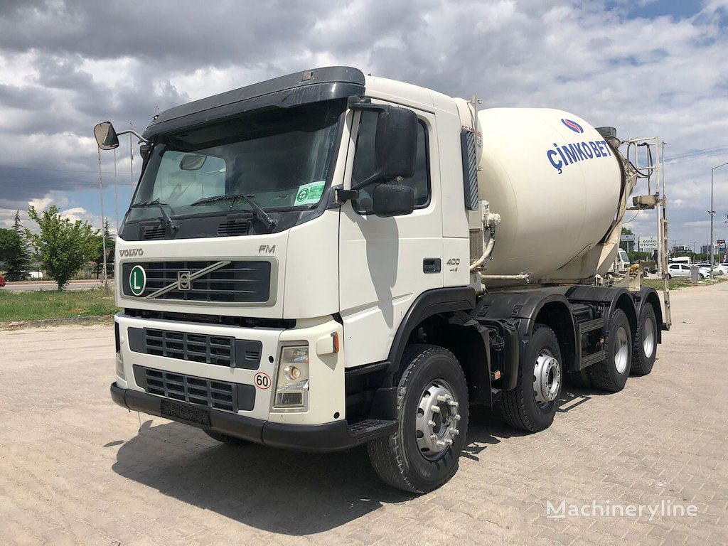 Volvo FM 400 kamion s mešalicom za beton