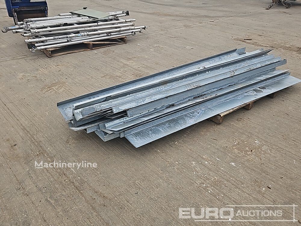 Prodaje se Bndle of Aluminium Scaffolding, Bundle of Galvanised Steel Edges skele na aukciji