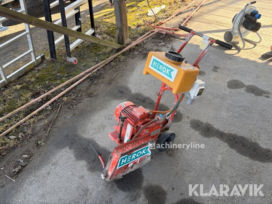 Prodaje se Golvsåg YEB sekačicu asfalta na aukciji