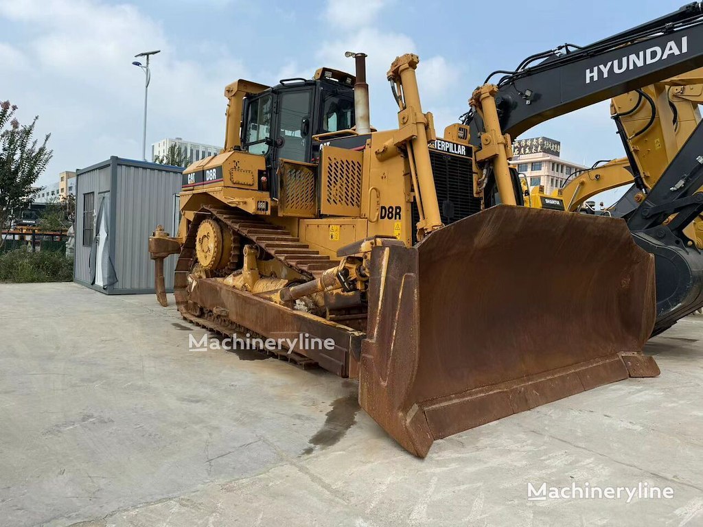 Caterpillar D8R buldožer
