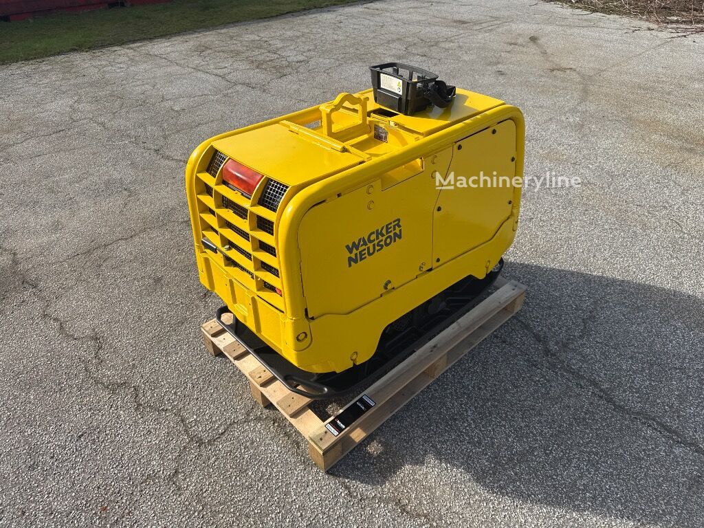 Prodaje se Wacker Neuson Dpu80 R Remote vibro ploču na aukciji
