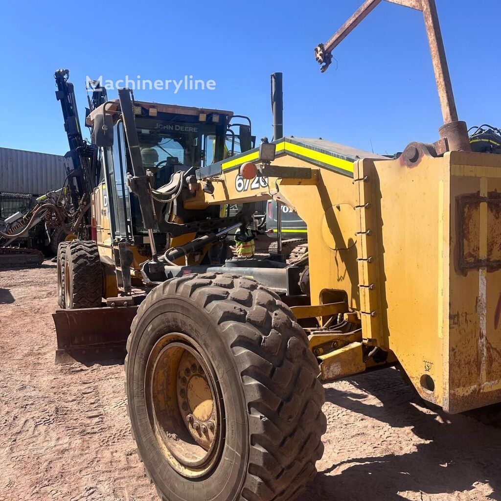John Deere 672G grejder