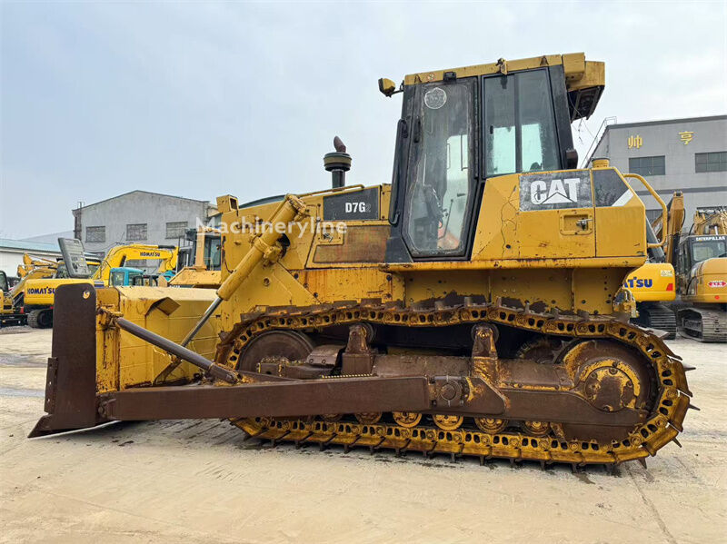 Caterpillar D7G-2 buldožer