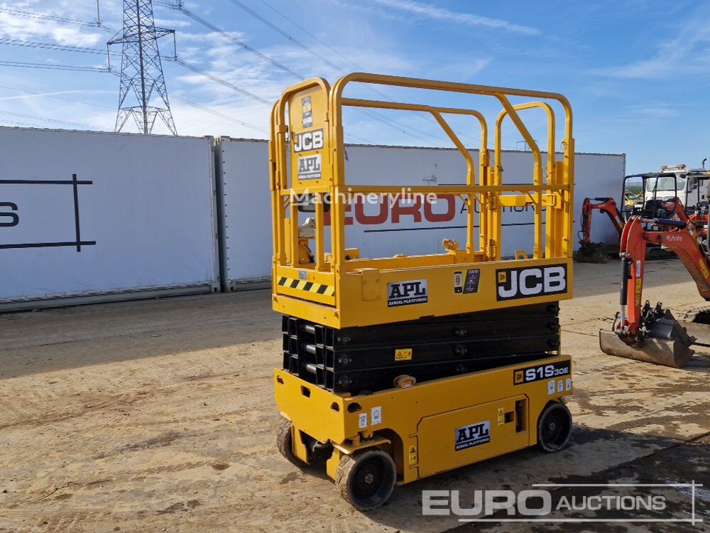 Prodaje se JCB S1930E hidrauličnu zglobnu platformu na aukciji