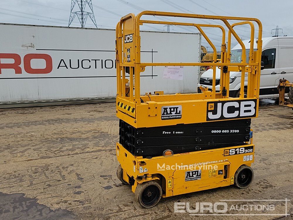Prodaje se JCB S1930E hidrauličnu zglobnu platformu na aukciji