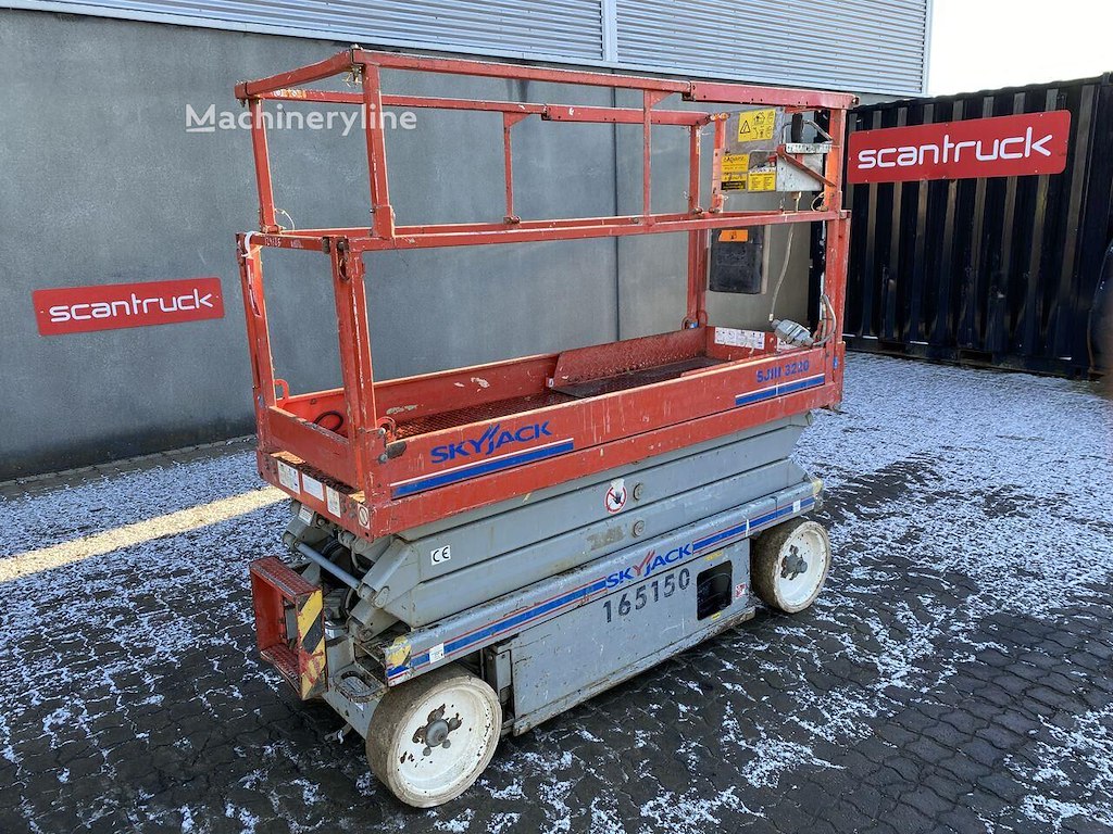 Skyjack SJ3220 makazasta platforma