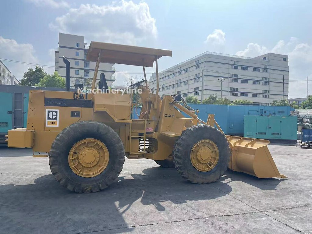 Caterpillar 910 prednji utovarivač
