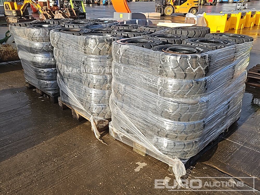 Prodaje se 18/7-8 Tyre & Rim (3 Pallets of) gumi za prednje utovarivače na aukciji