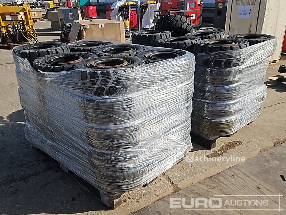 Prodaje se 18/7-8 Tyre & Rim (2 Pallets of) gumi za prednje utovarivače na aukciji