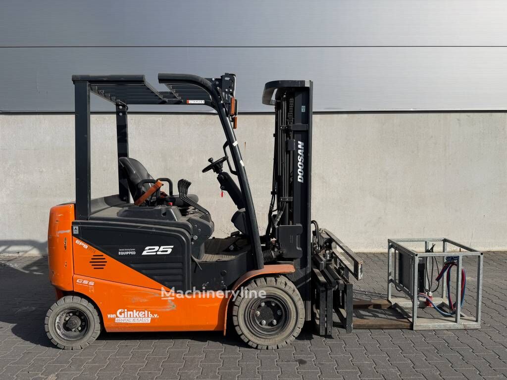 Doosan B 25 NS električni viljuškar
