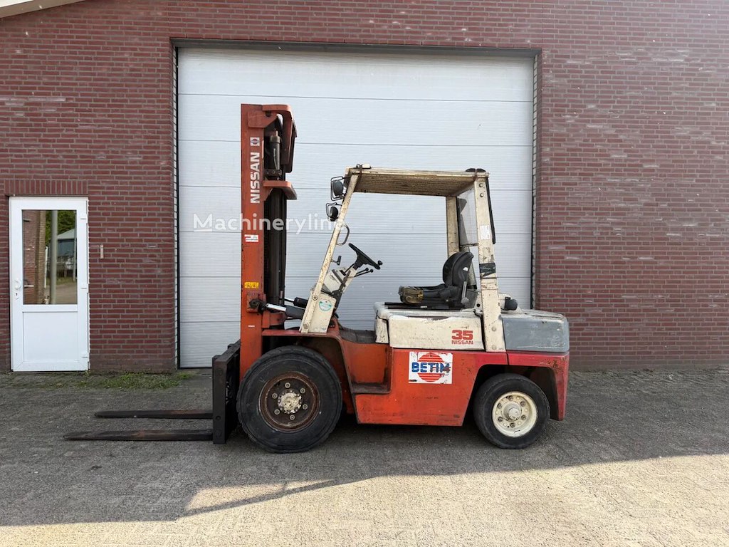 Nissan WF03A33U / 3.5 Tons / Sideshift / Hydraulische Lepel Versteller dizel viljuškar