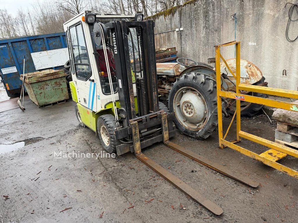 Prodaje se Clark GPM 15 viljuškar na gas/benzin na aukciji