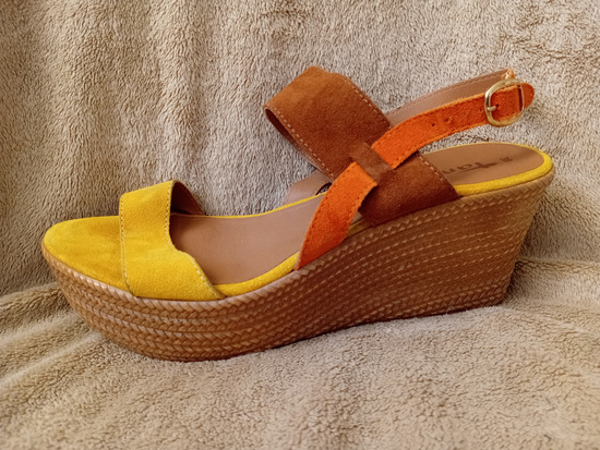 TAMARIS kozne sandale 39/25