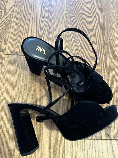 Zara sandale NOVO