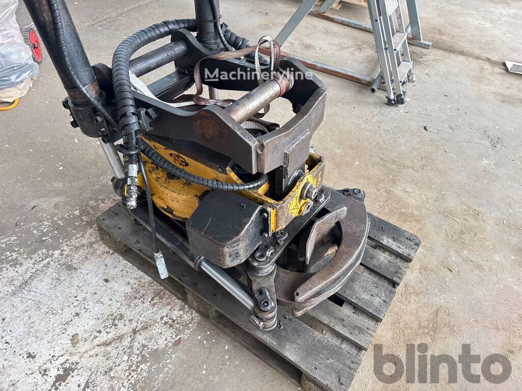 Prodaje se Engcon EC tiltrotator na aukciji