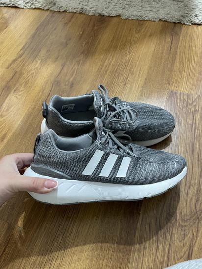 Snizeno! Adidas Swift Run patike