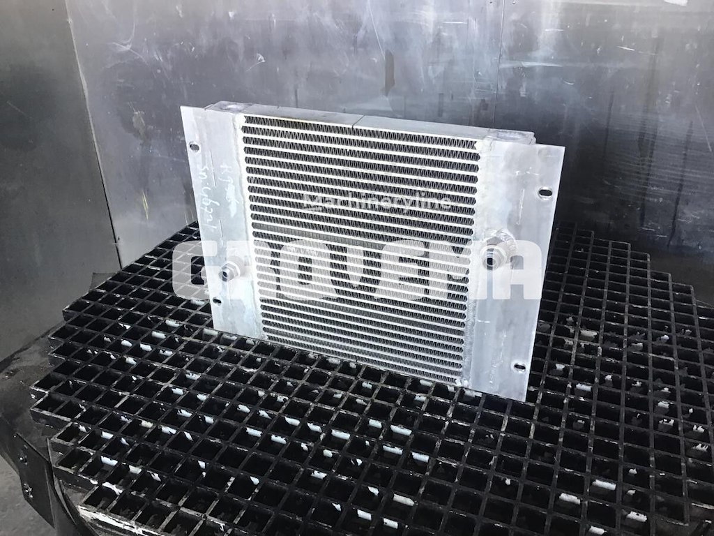 Liebherr Oil Cooler 1013935 hladnjak ulja za građevinske mašine