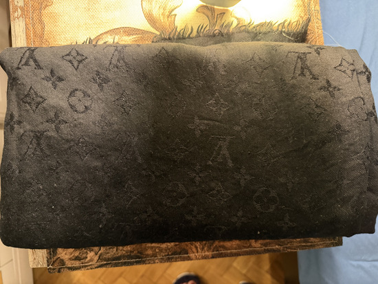 Original Louis Vuitton monogram šal svila i vuna
